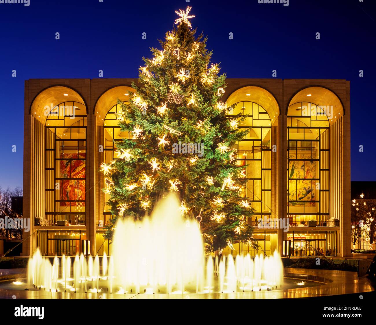 2004 HISTORICAL CHRISTMAS TREE REVSON FOUNTAIN METROPOLITAN OPERA HOUSE ...