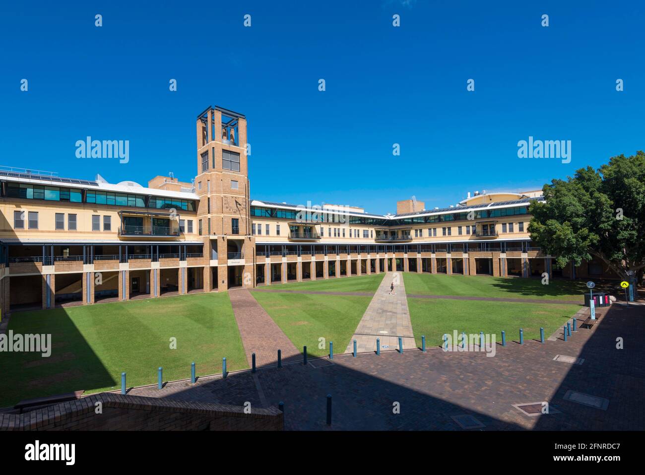 Unsw quadrangle hi-res stock photography and images - Alamy