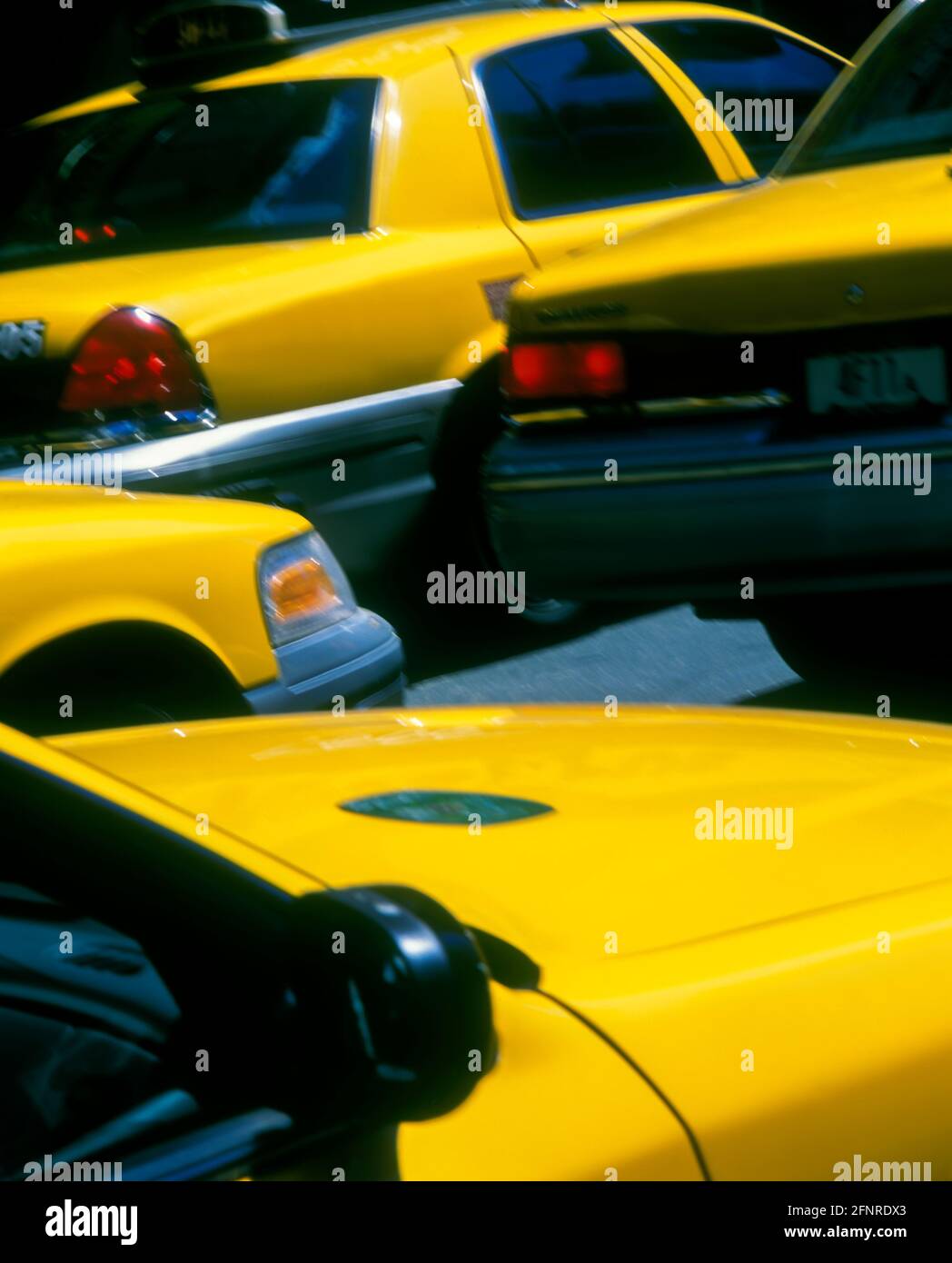 2005 HISTORICAL YELLOW TAXI CABS (©FORD MOTOR CO 2000) TIMES SQUARE ...