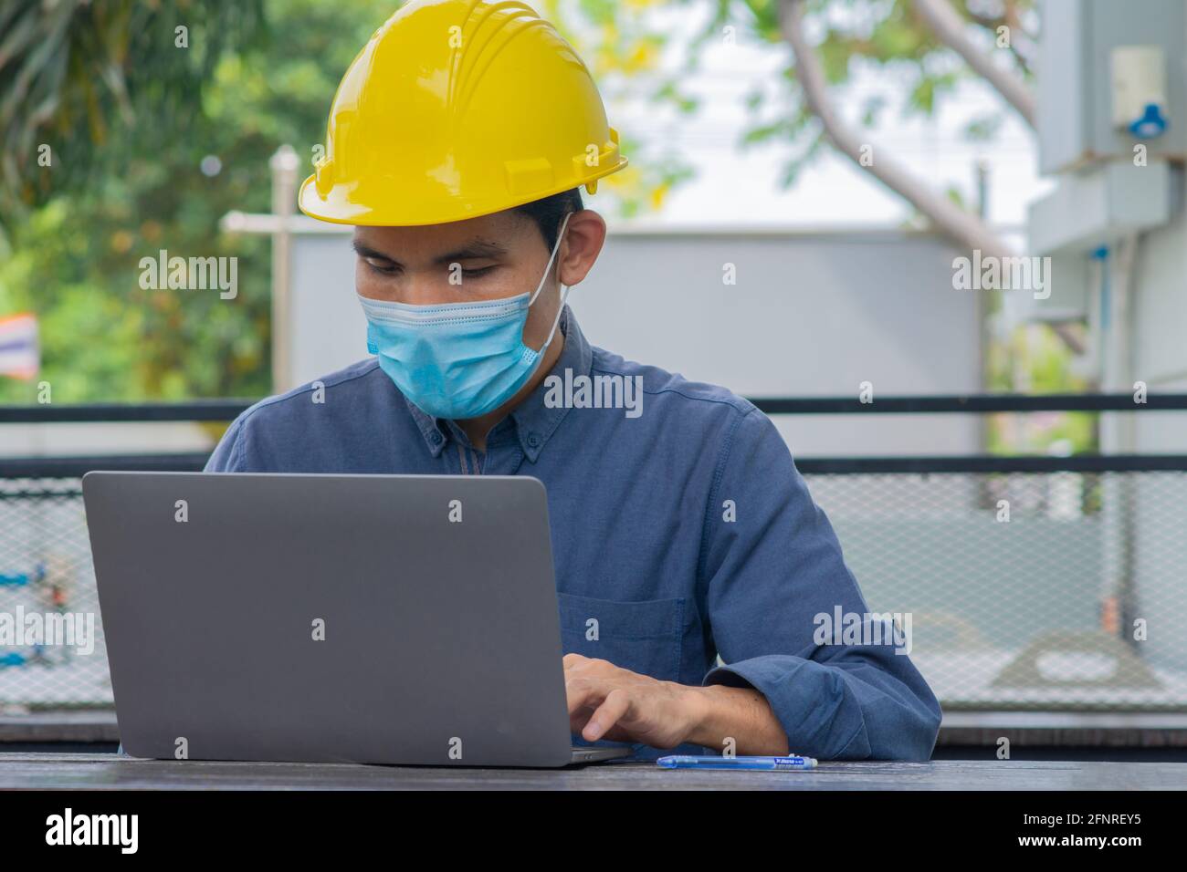 Workplace safety helmet medical hi-res stock photography and images - Alamy