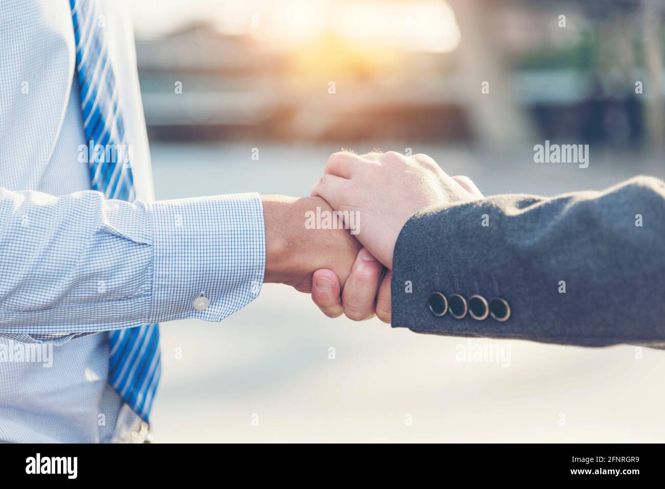 Commitment - trust fundamental factors relationship marketing. Business ...