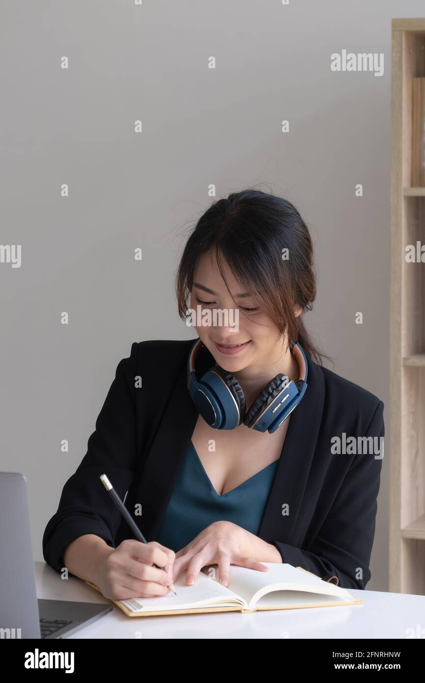 Lesson note hi-res stock photography and images - Alamy