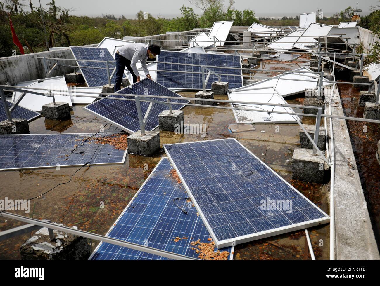 Rooftop solar india hi-res stock photography and images - Alamy