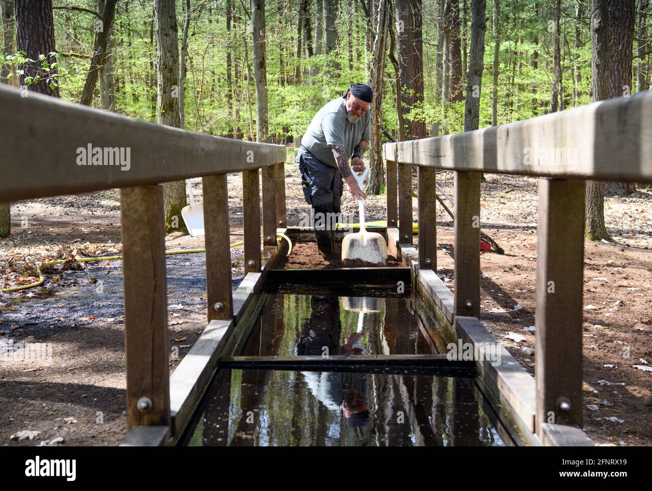 Various different walking routes hi-res stock photography and images ...