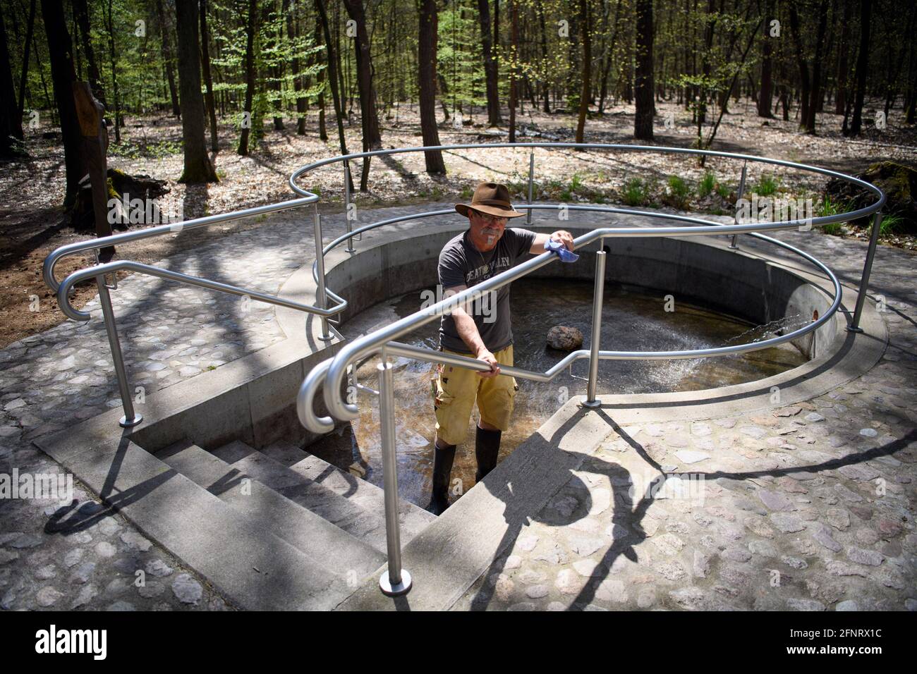 Beelitz, Germany. 10th May, 2021. Frank Bombitzky, employee of the ...