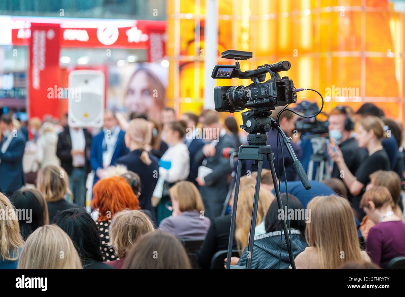 Video conference camera hi-res stock photography and images - Alamy