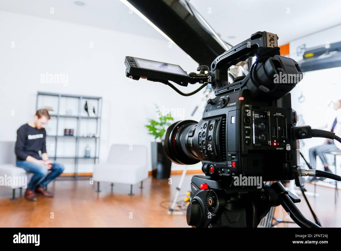 Professional cameras hi-res stock photography and images - Alamy