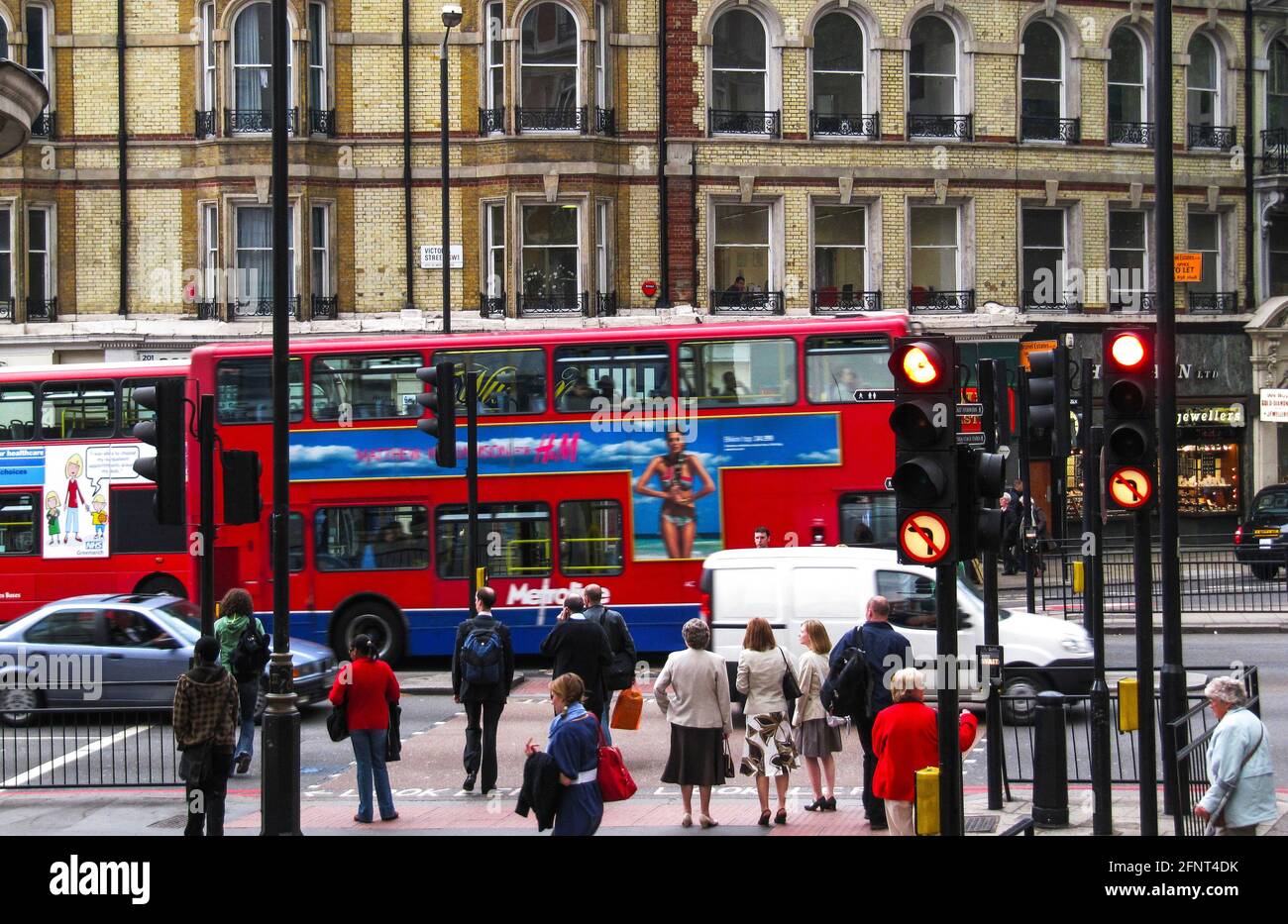 London's iconic Red Bus, London, UK Stock Photo - Alamy