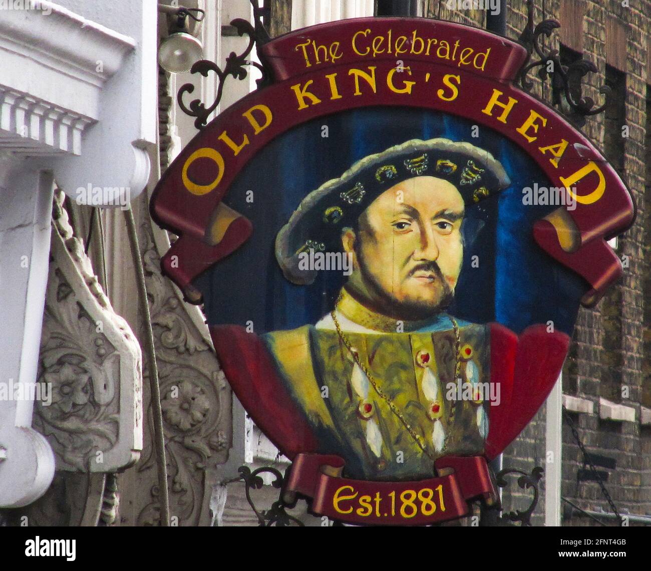 Old kings head pub hi-res stock photography and images - Alamy