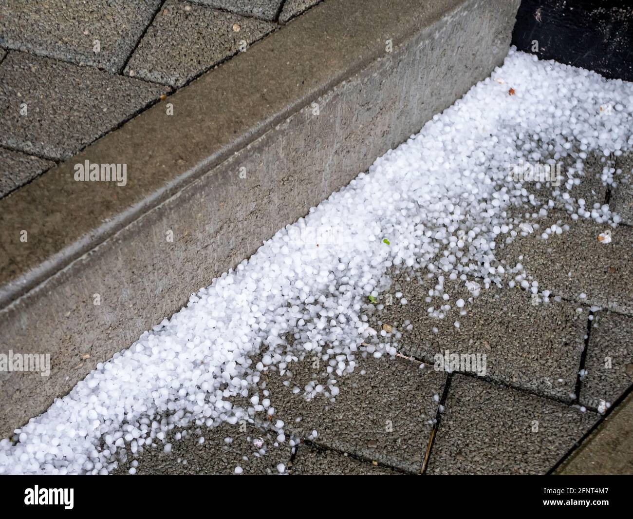 Report storm damage hi-res stock photography and images - Alamy