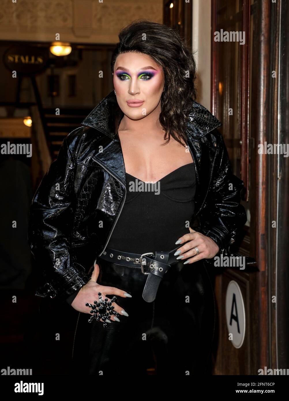 Uk drag queens hi-res stock photography and images - Alamy