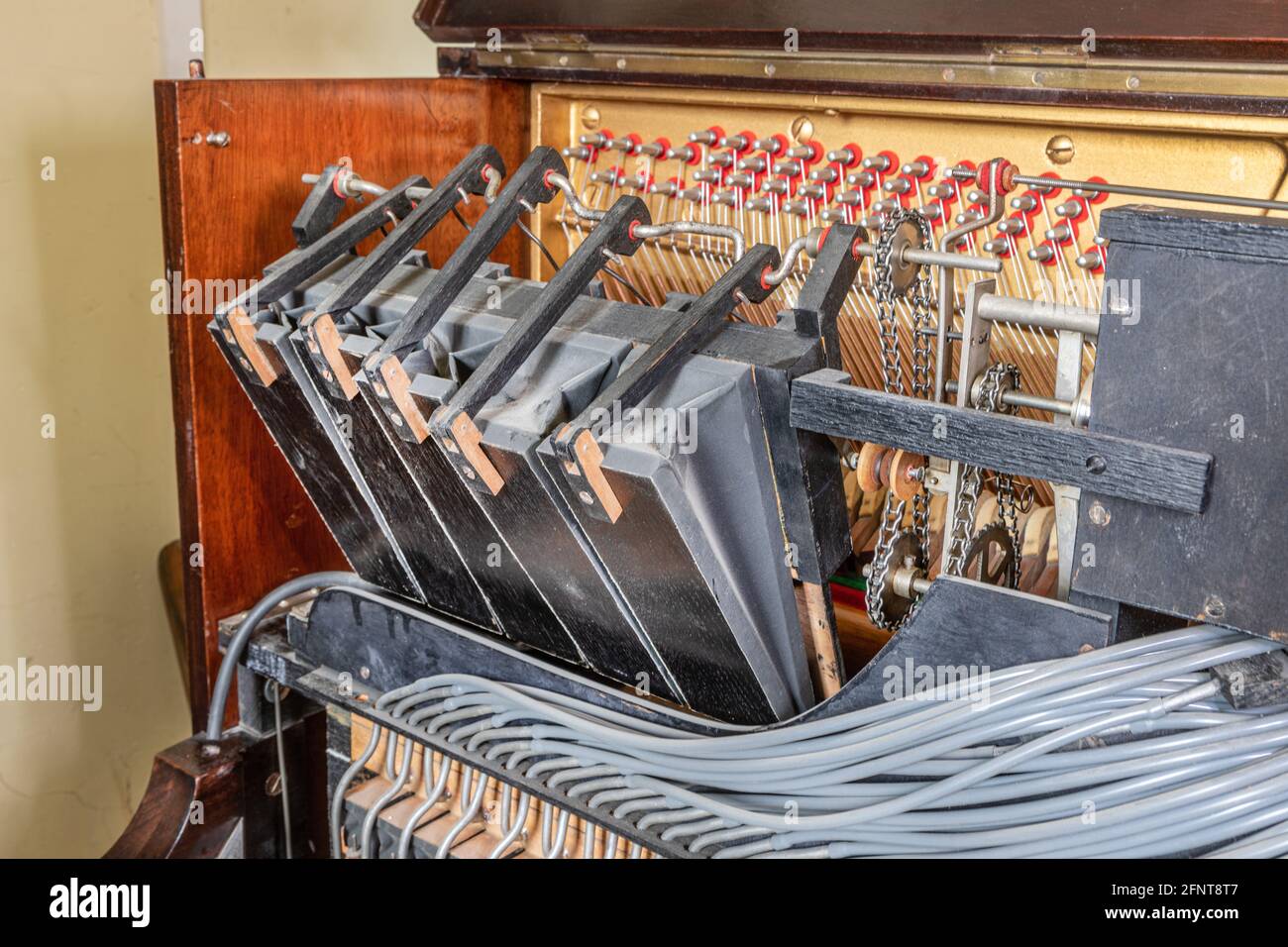 Five cylinder hi-res stock photography and images - Alamy