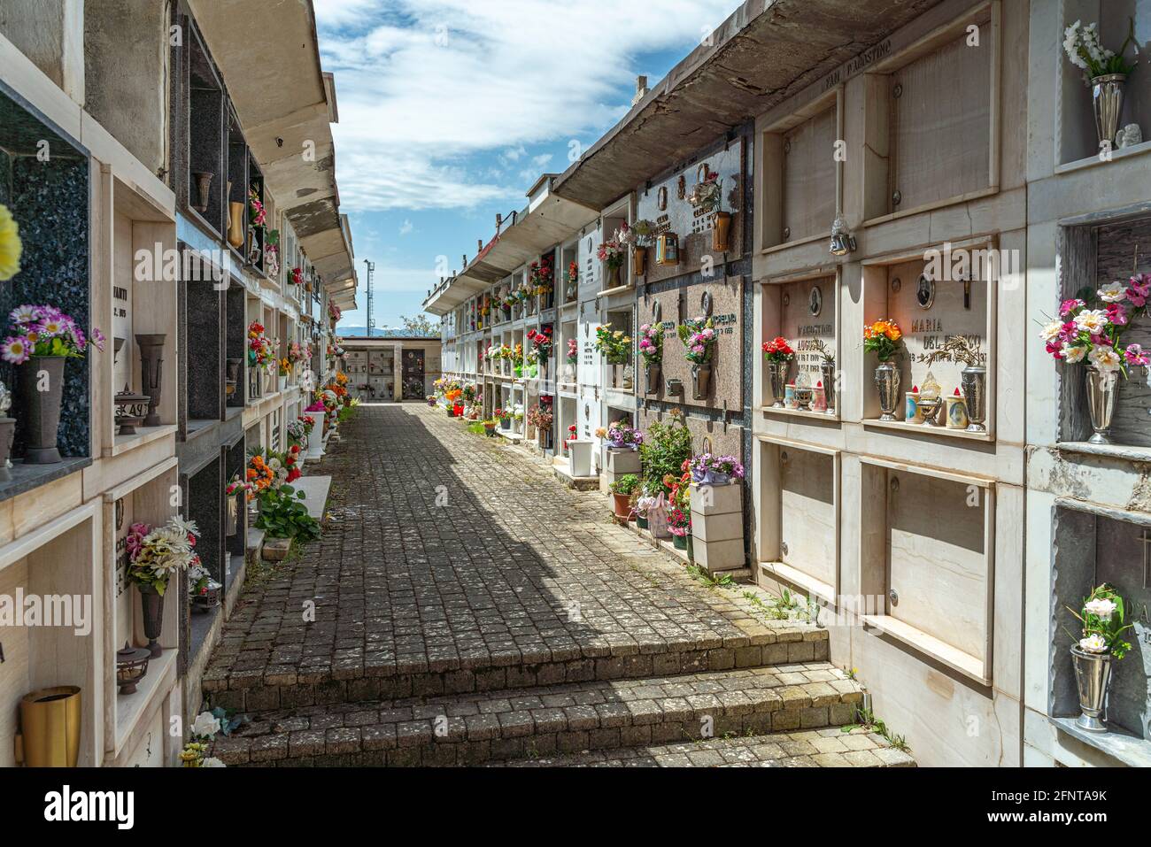 Catholic prayer to the dead hi-res stock photography and images - Alamy