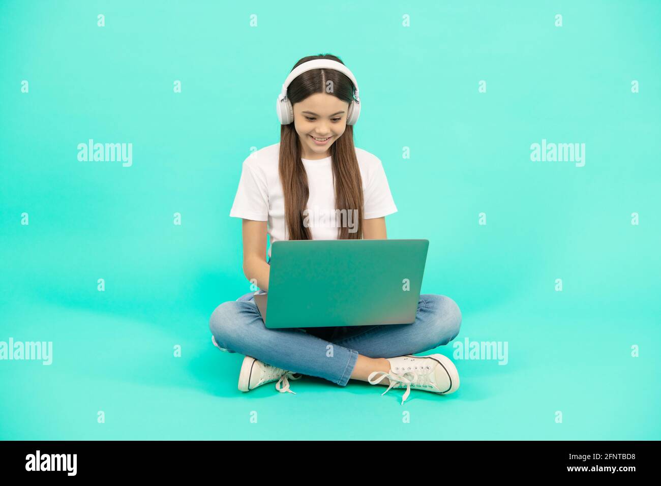 Chatting online girl on hi-res stock photography and images - Alamy