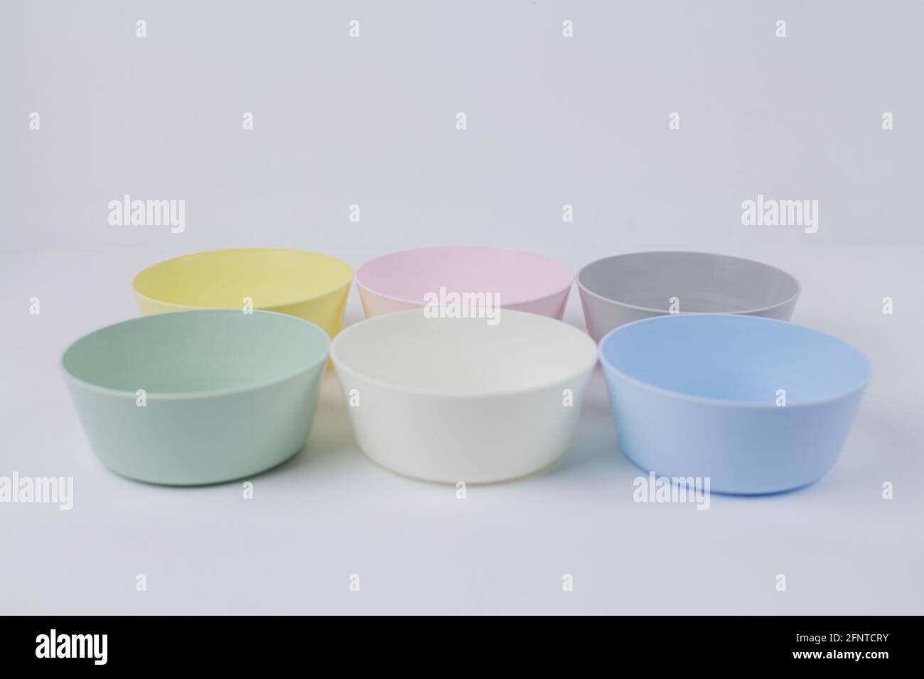 Stacked plastic plates hi-res stock photography and images - Alamy