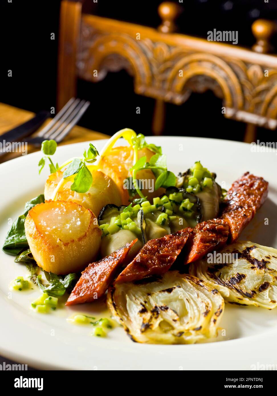 Pan Fried Scallops with chorizo. Abergavenny; The Hardiwck; UK. Stephen ...