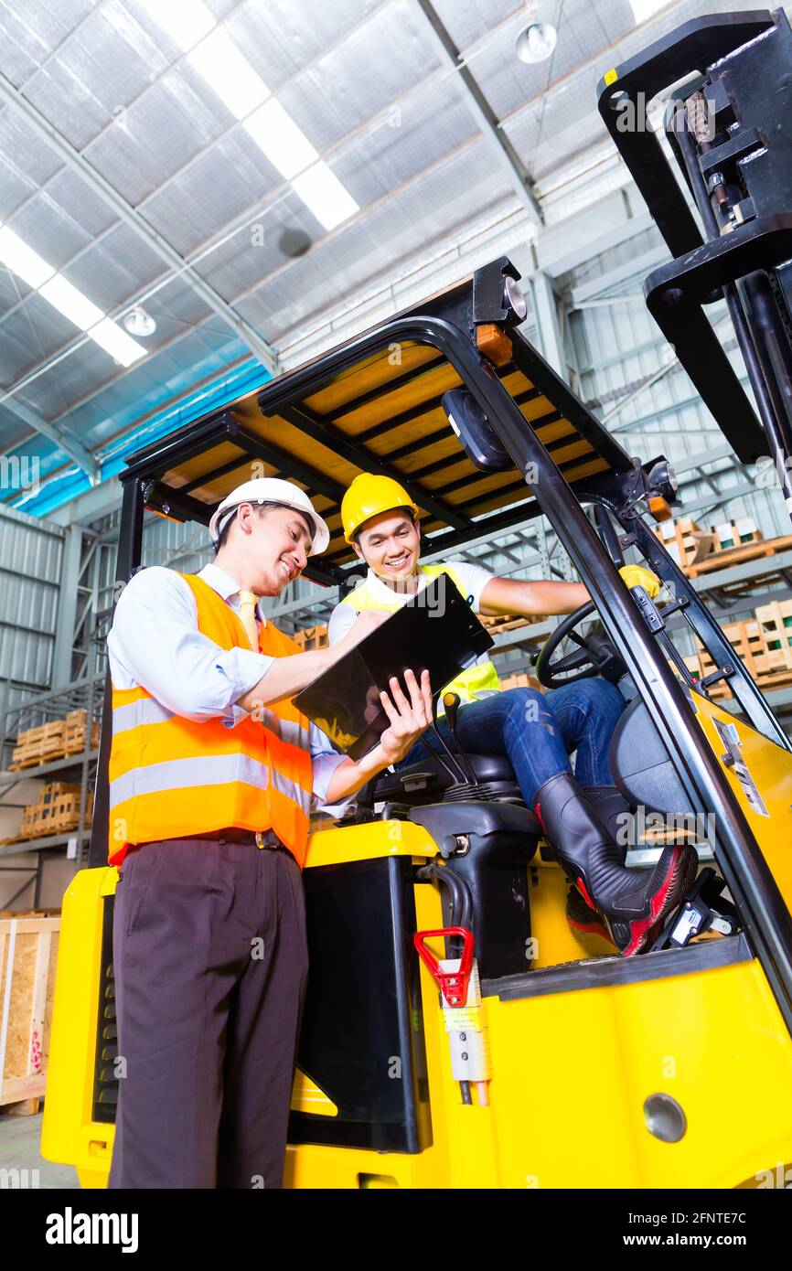 High rack stacker forklift hi-res stock photography and images - Alamy