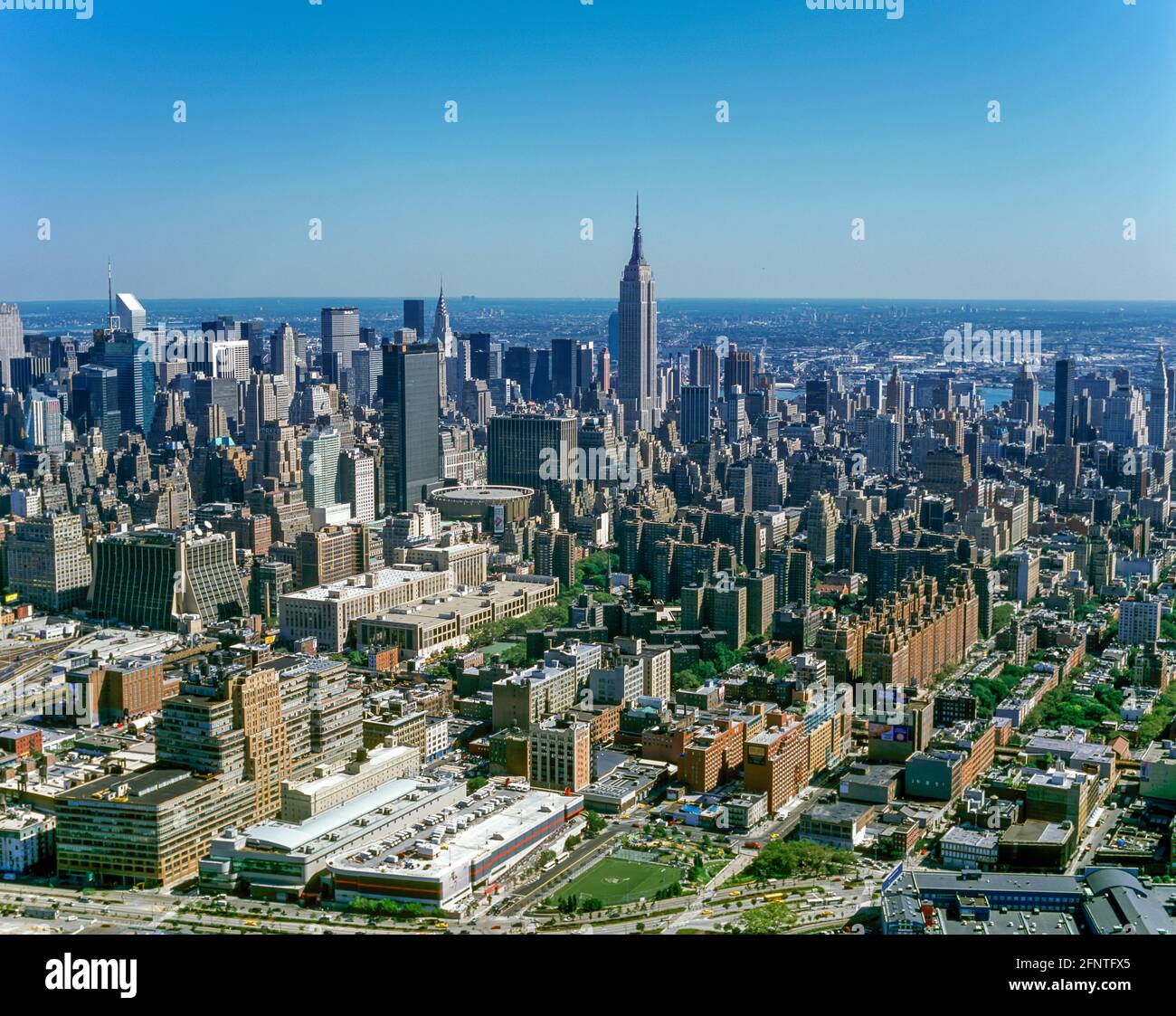 2005 HISTORICAL AERIAL OVERVIEW CHELSEA AND MIDTOWN SKYLINE MANHATTAN ...
