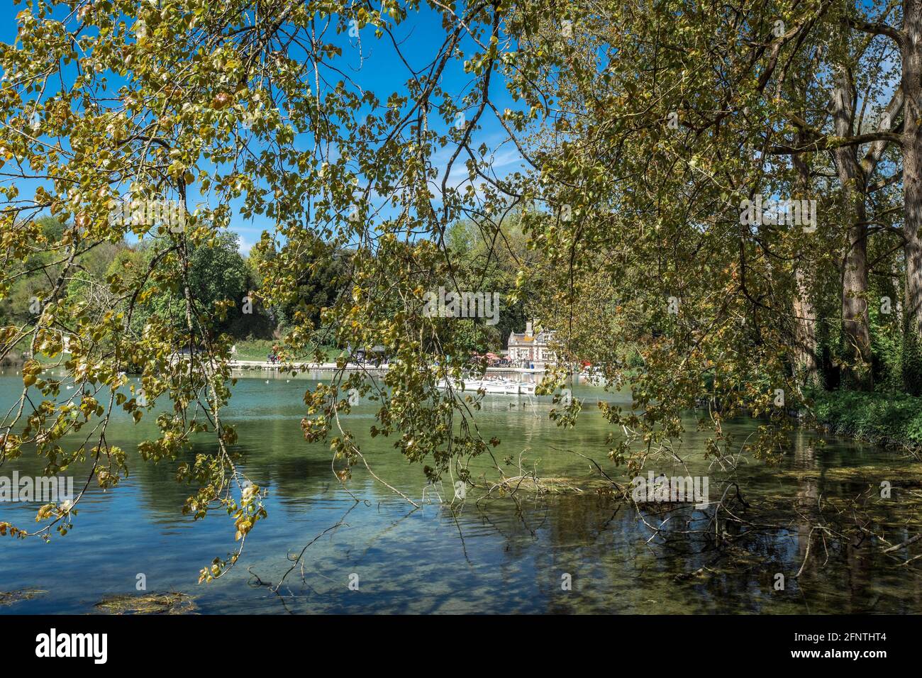 Swanbourne Lake, Arundel, West Sussex, UK Stock Photo - Alamy