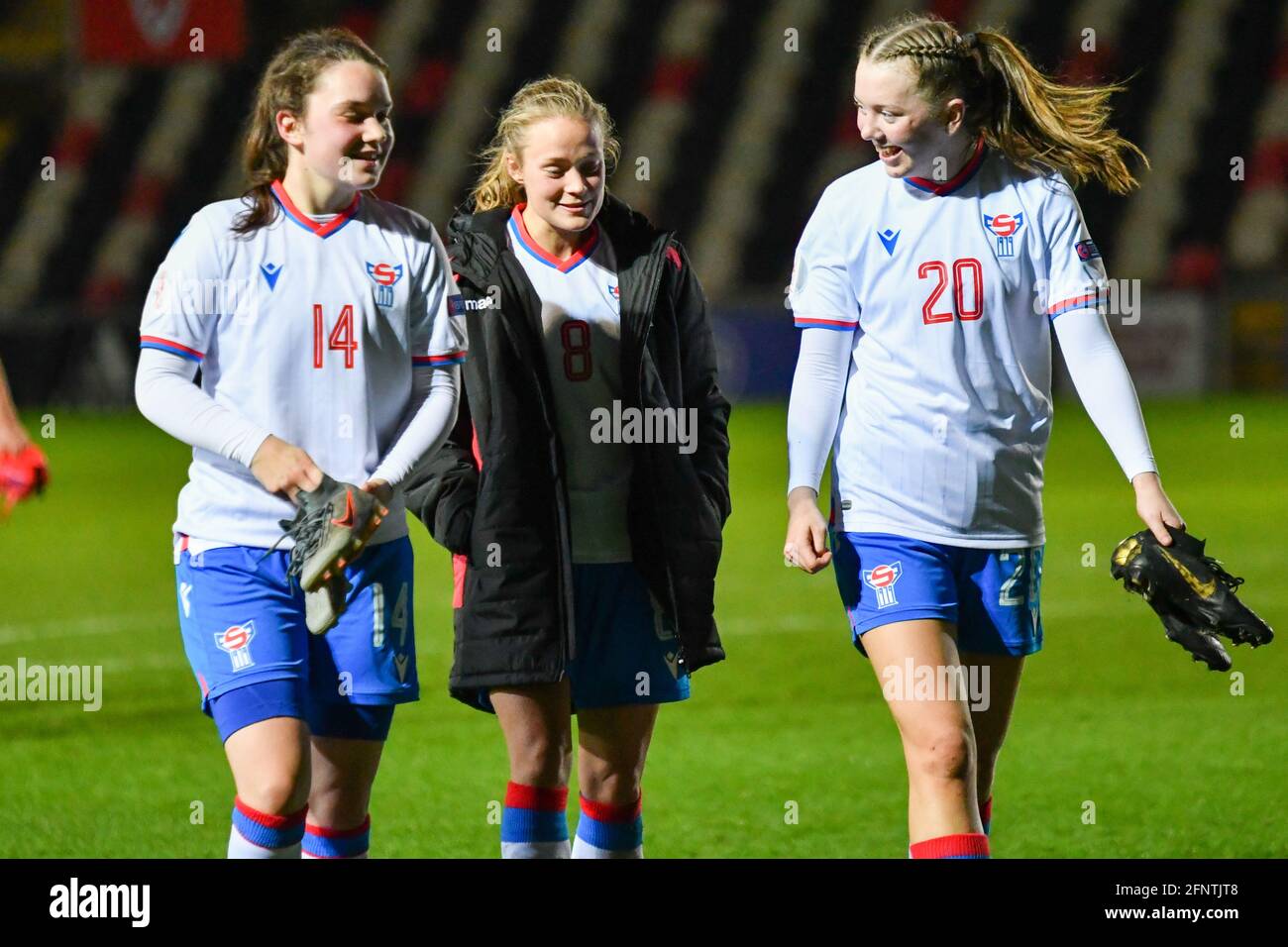 Newport, Wales. 22 October, 2020. Mona Rasmusdottir (left), Kara ...