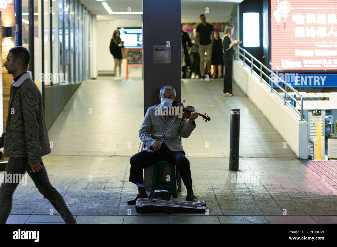 Old man busker hi-res stock photography and images - Alamy