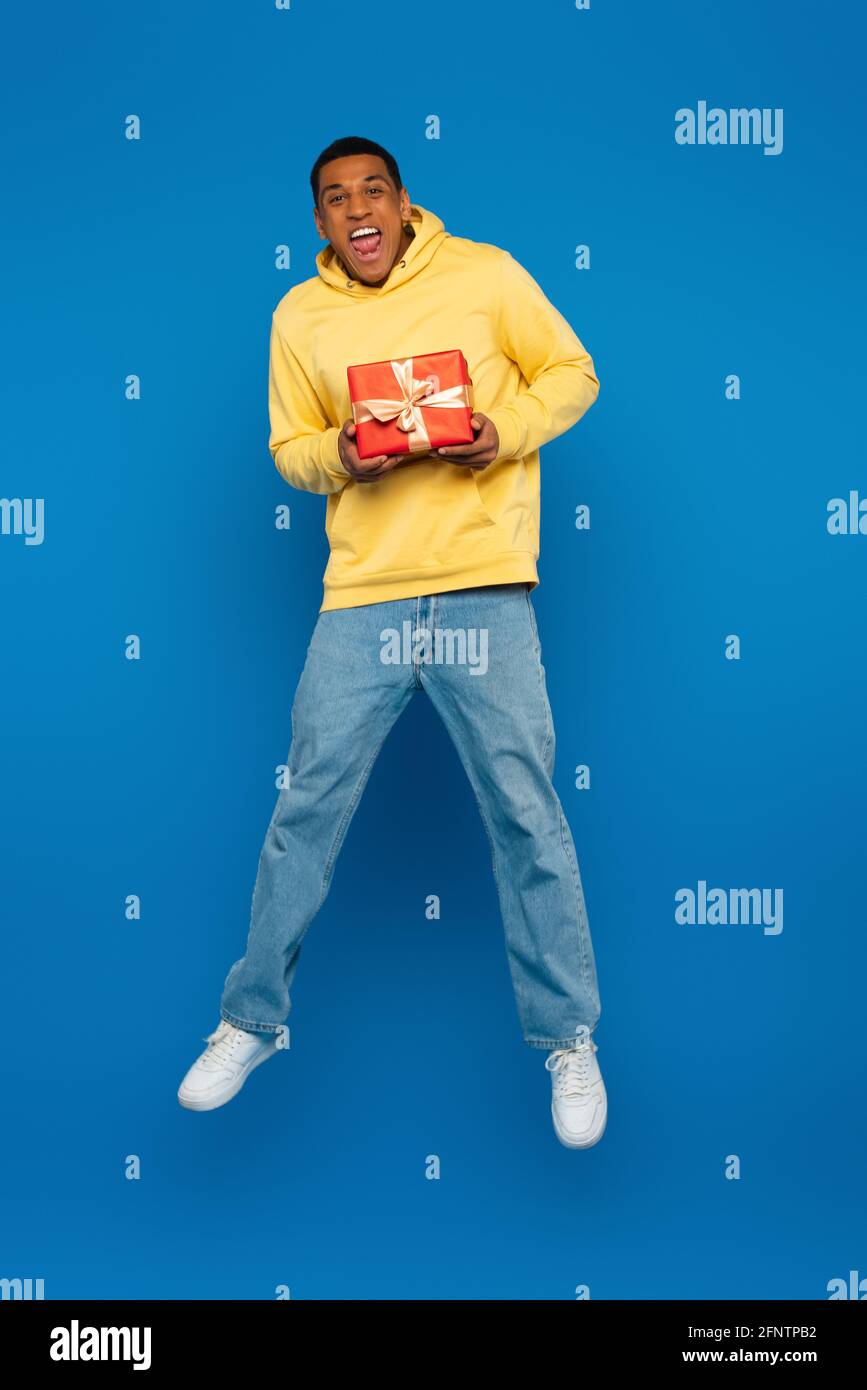 Man levitating hi-res stock photography and images - Alamy