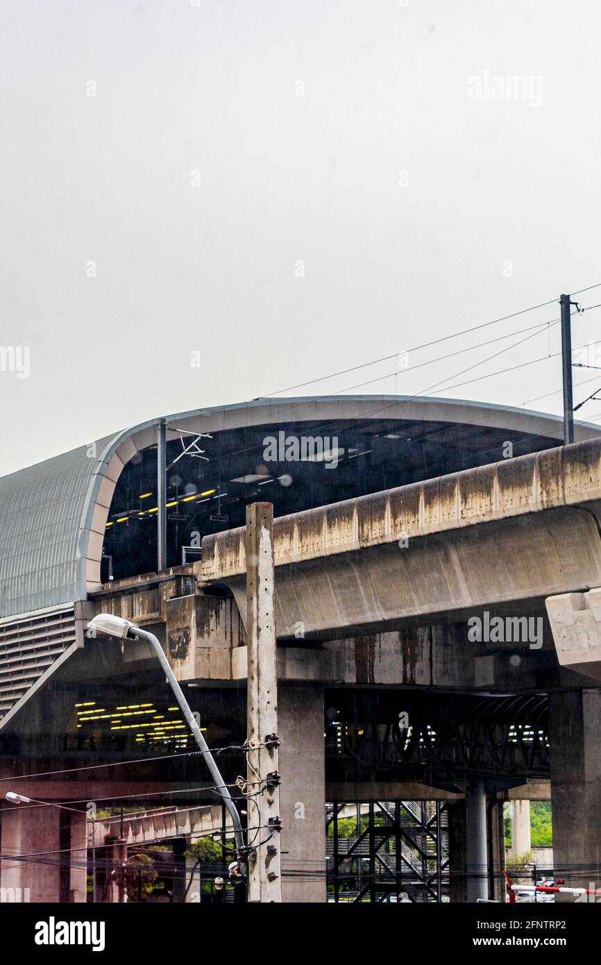 Cityscape and architecture at the Makkasan station Airport rail link ...