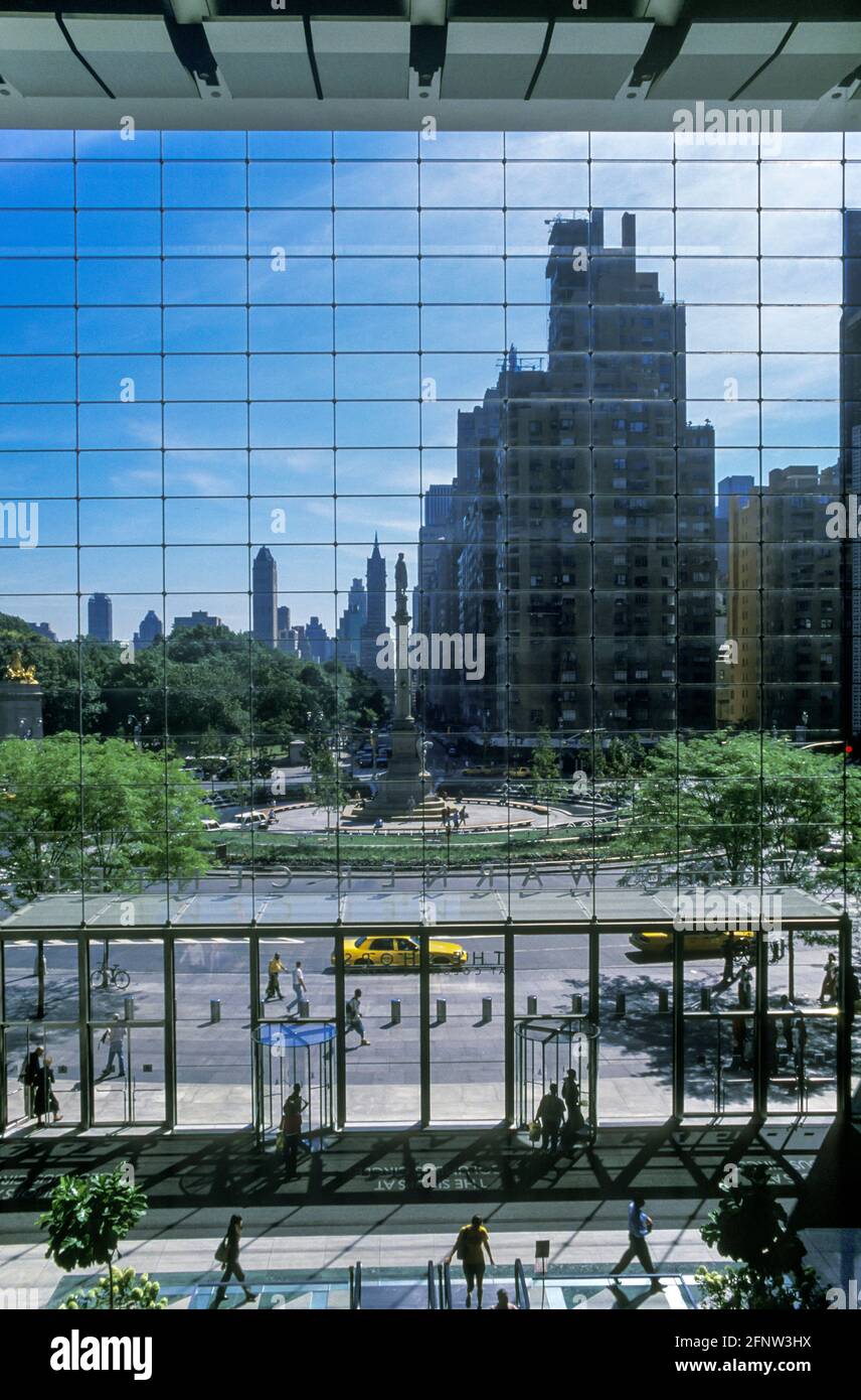 Time warner center interior mall hi-res stock photography and images ...