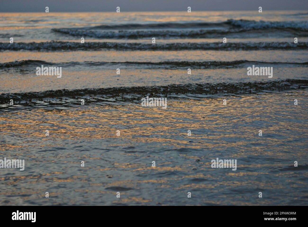 Calm water waves hi-res stock photography and images - Alamy