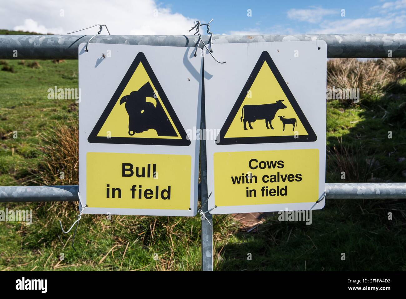 Field signage hi-res stock photography and images - Alamy