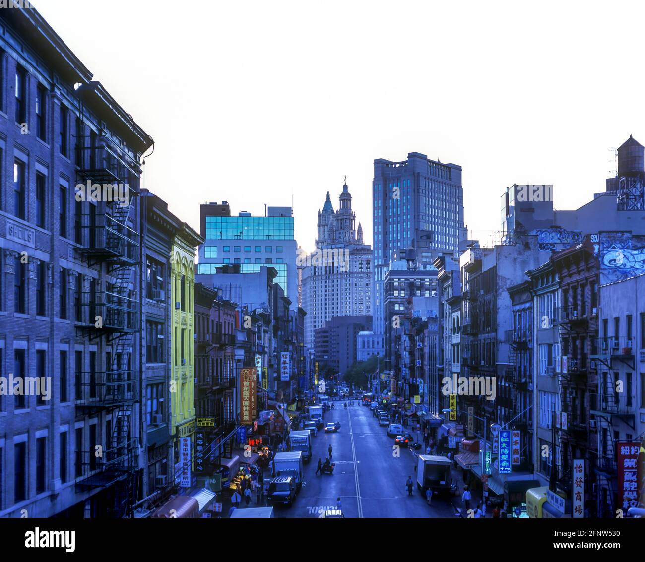 2005 HISTORICAL EAST BROADWAY CHINATOWN DOWNTOWN MANHATTAN NEW YORK ...