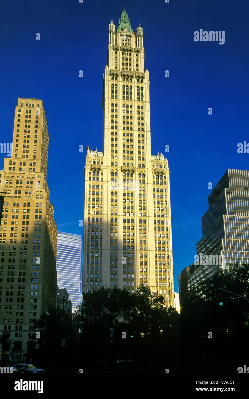 2005 HISTORICAL WOOLWORTH BUILDING (©CASS GILBERT 1913) BROADWAY ...