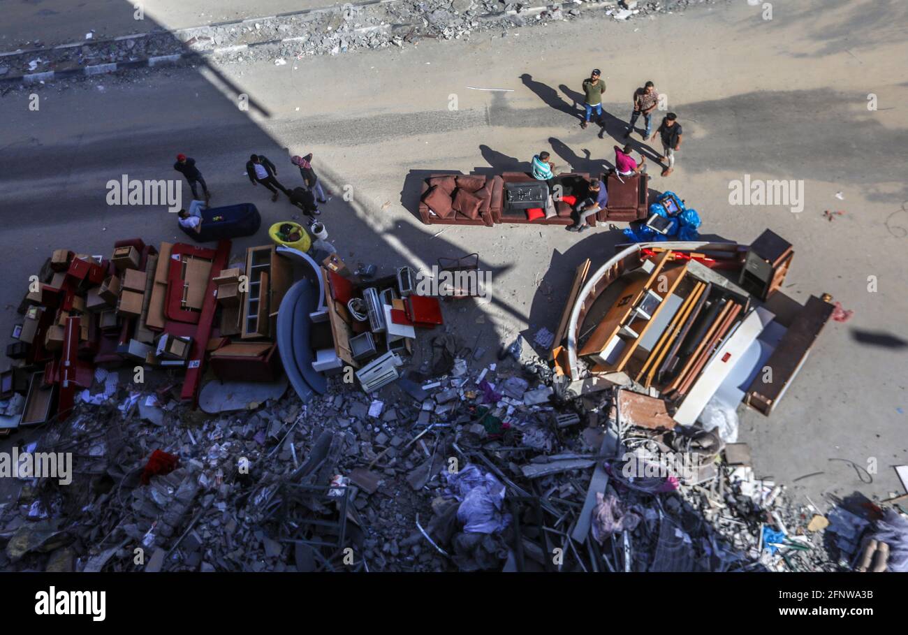 Border palestine boys hi-res stock photography and images - Alamy