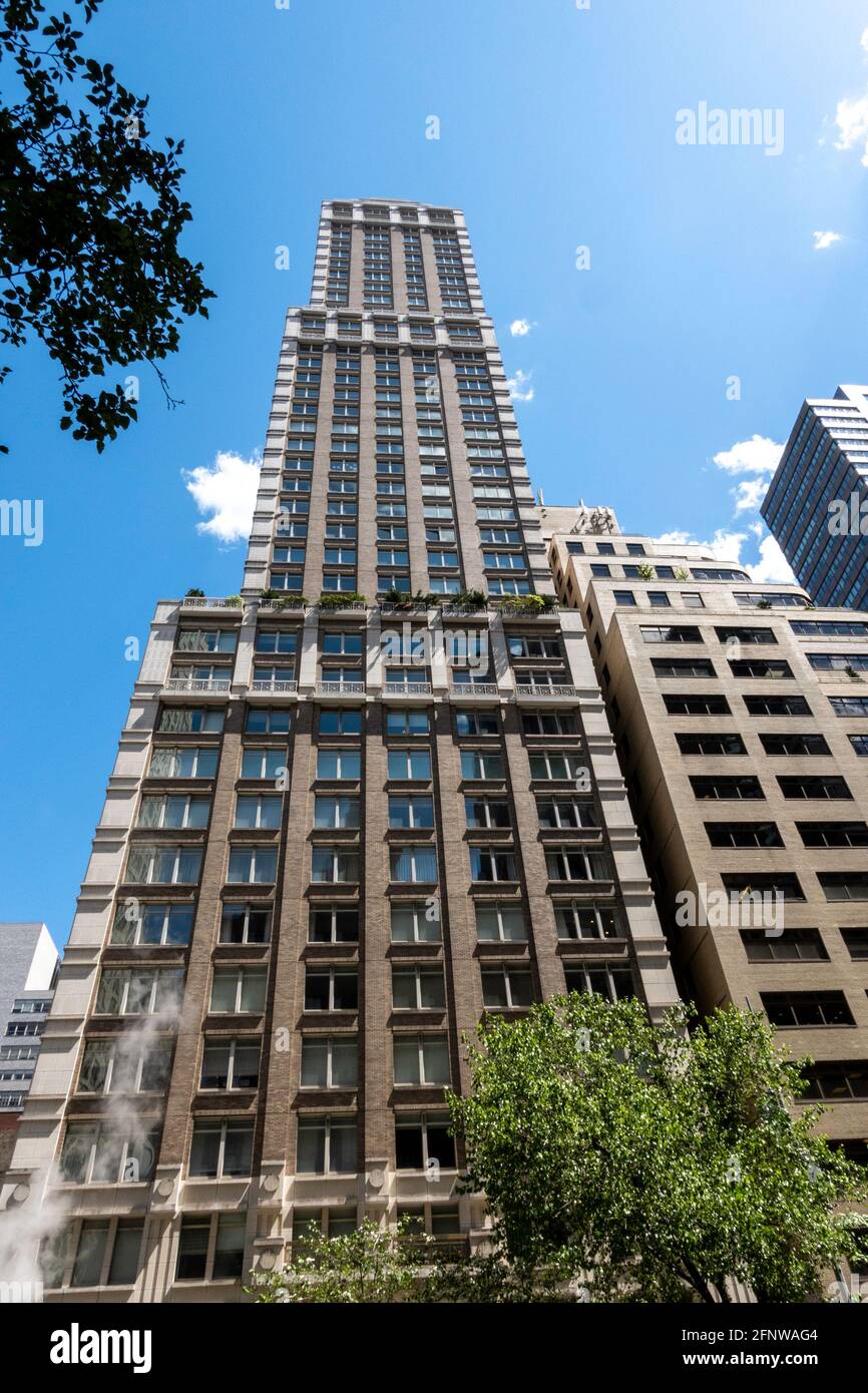 515 Park Avenue is a luxury apartment building, New York City, USA ...