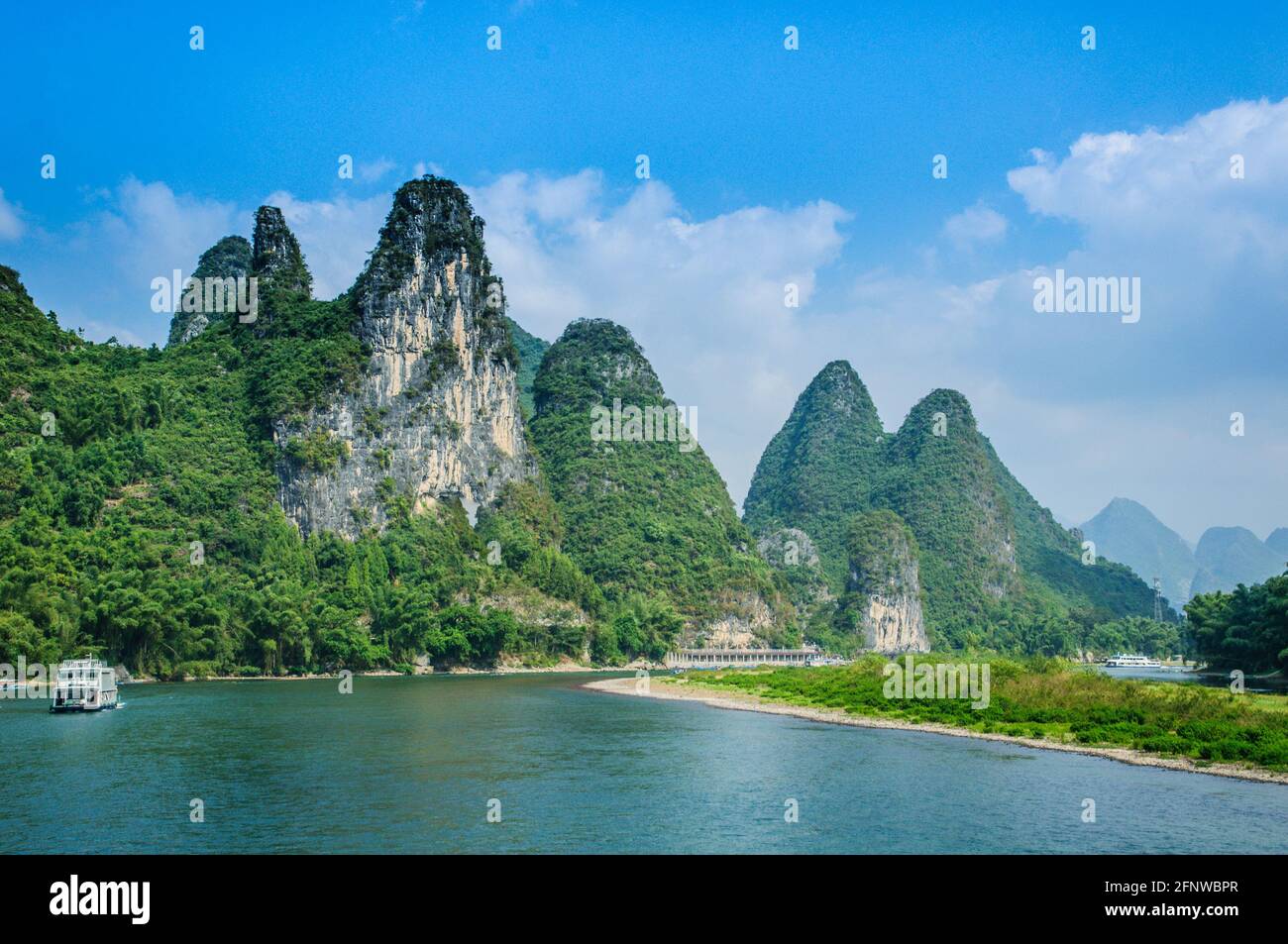 The Li river scenery in summer Stock Photo - Alamy