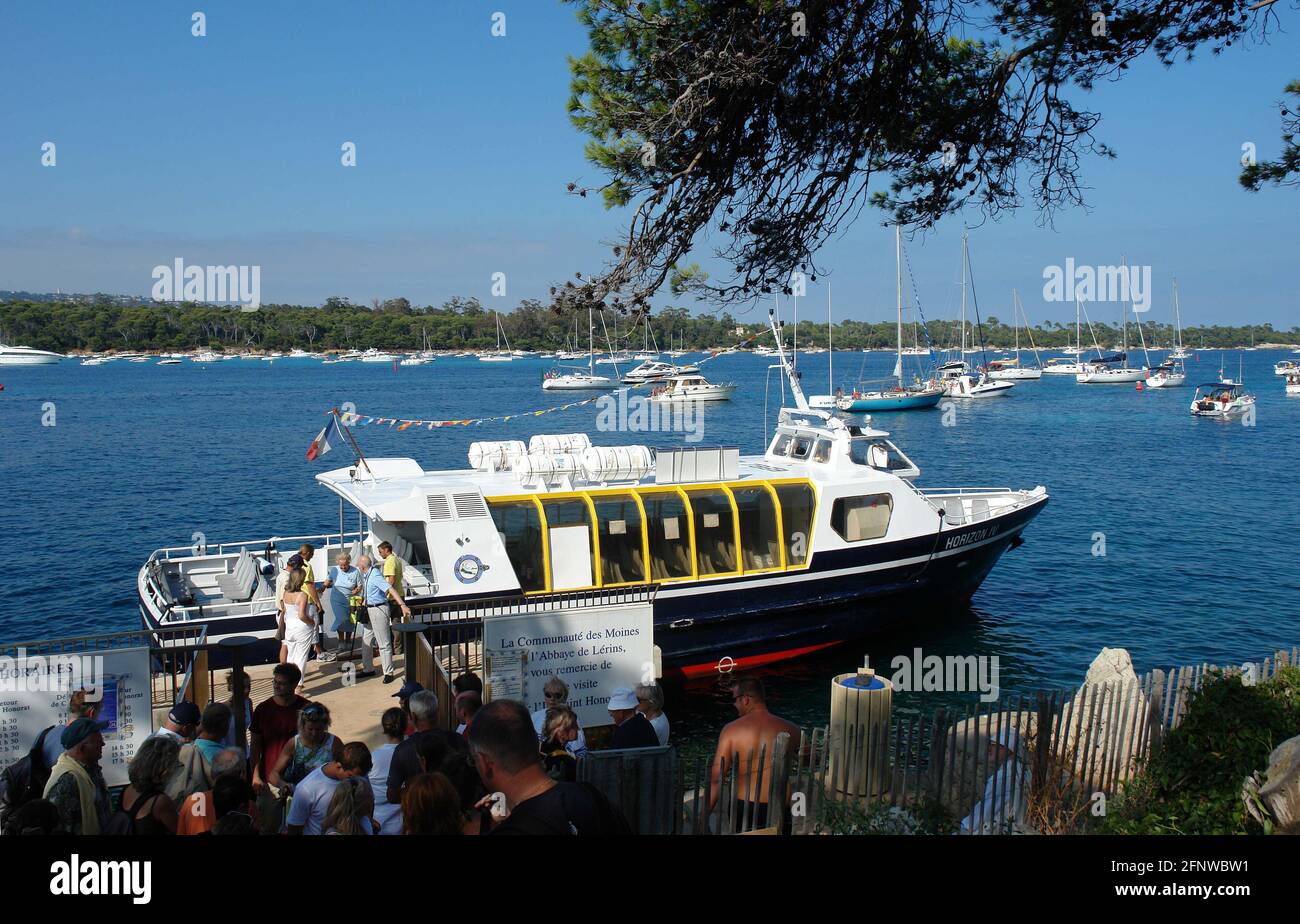 Boat pier for St Honorat island Stock Photo - Alamy