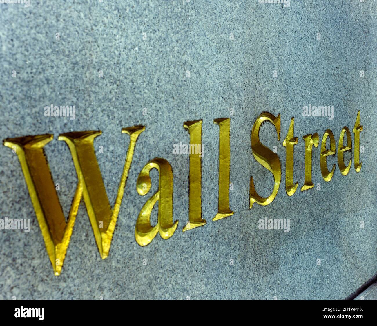 First street sign hi-res stock photography and images - Alamy