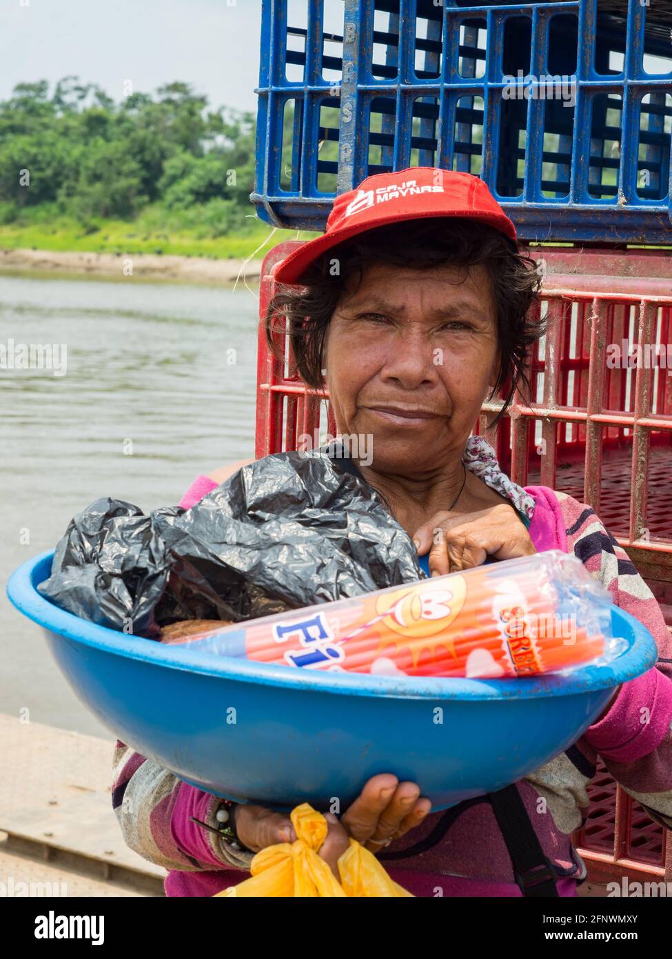 Poor woman latin america hi-res stock photography and images - Alamy