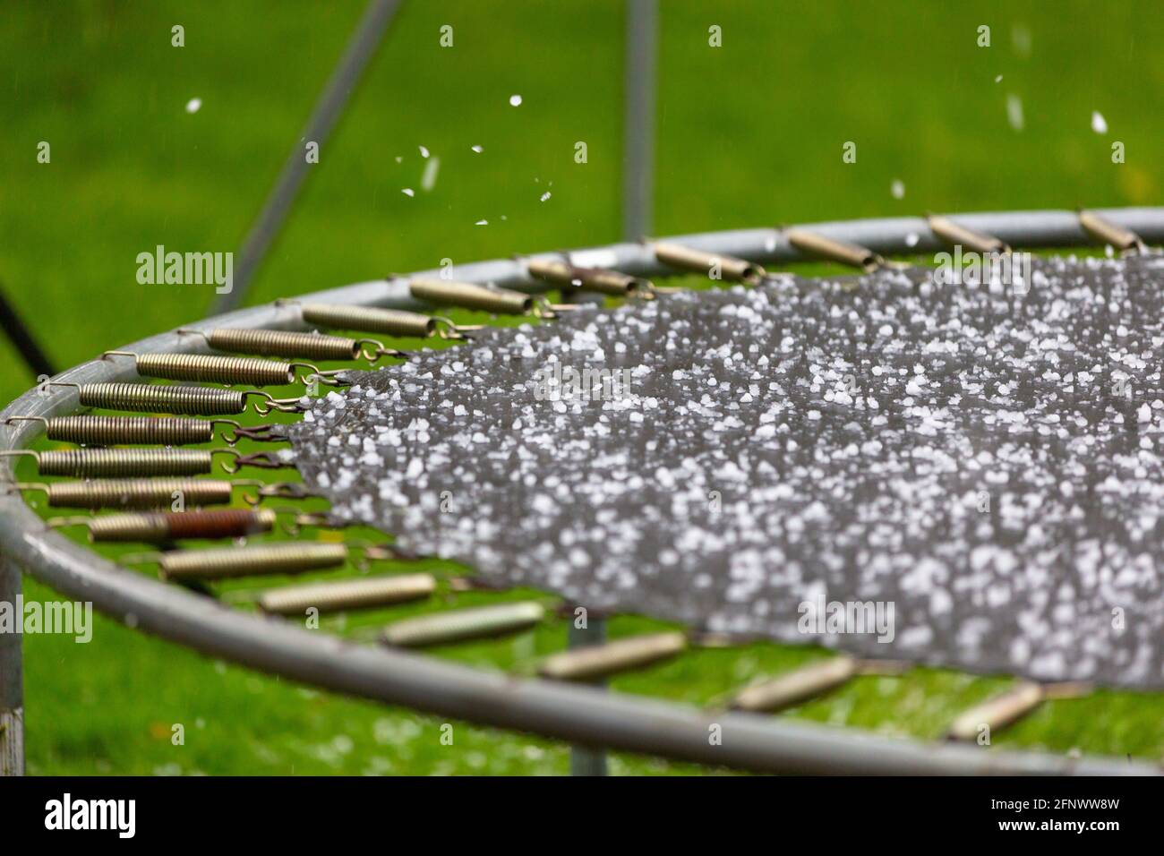Ashford, Kent, UK. 19th May, 2021. UK Weather: Torrential rain and hail ...
