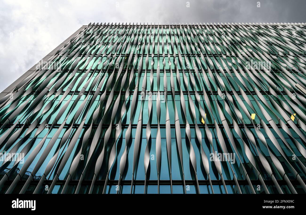 London, UK: The Monument Building located next to the monument memorial ...