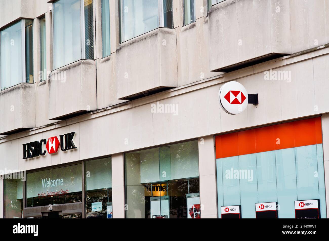 Hsbc England High Resolution Stock Photography and Images - Alamy