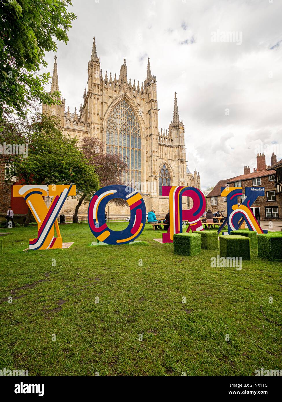 Free tables hi-res stock photography and images - Alamy