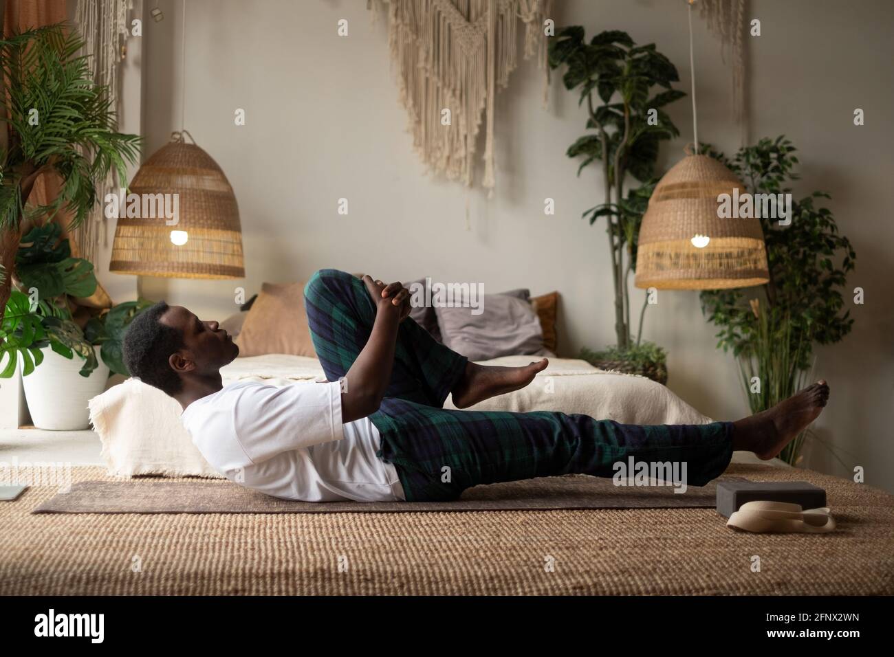 One legged man hi-res stock photography and images - Alamy