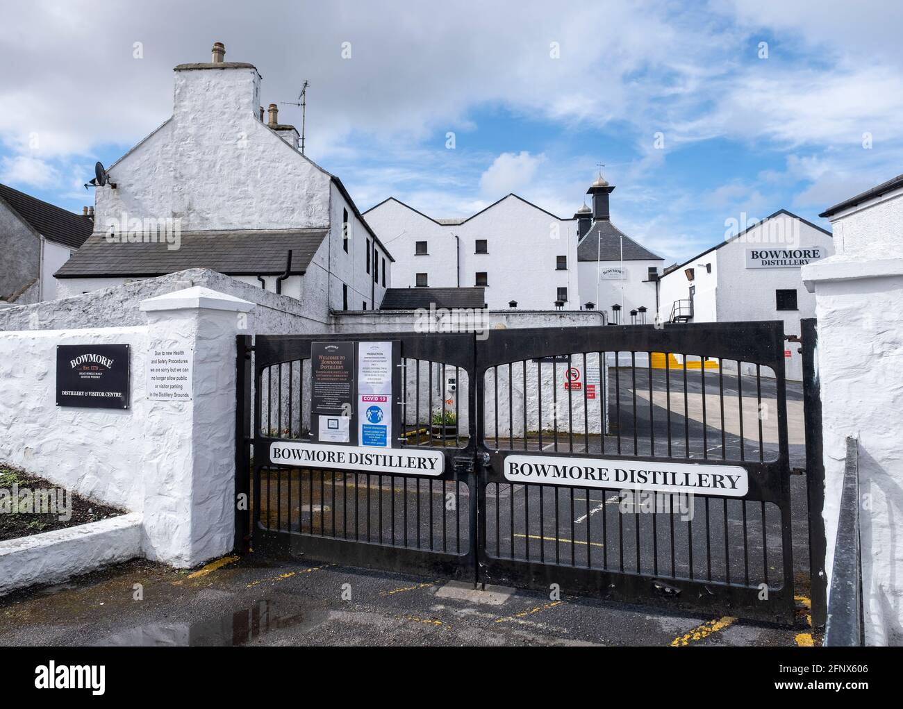 Islay whisky bowmore hi-res stock photography and images - Alamy