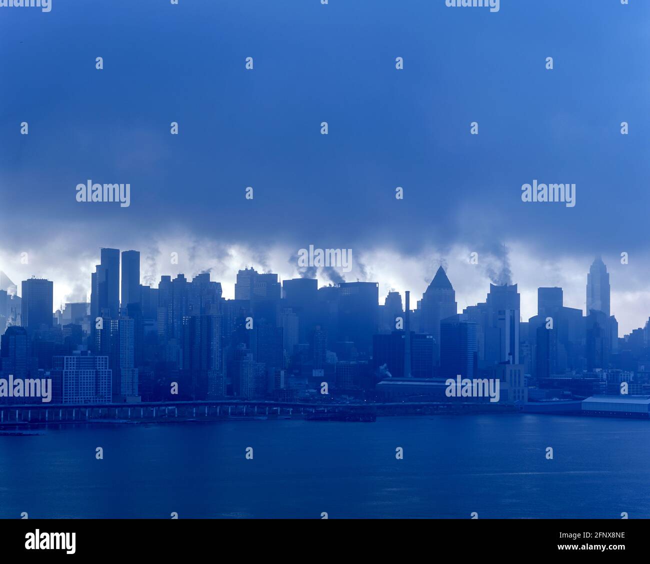 2005 HISTORICAL LOW CLOUD MIST MIDTOWN SKYLINE HUDSON RIVER MANHATTAN ...