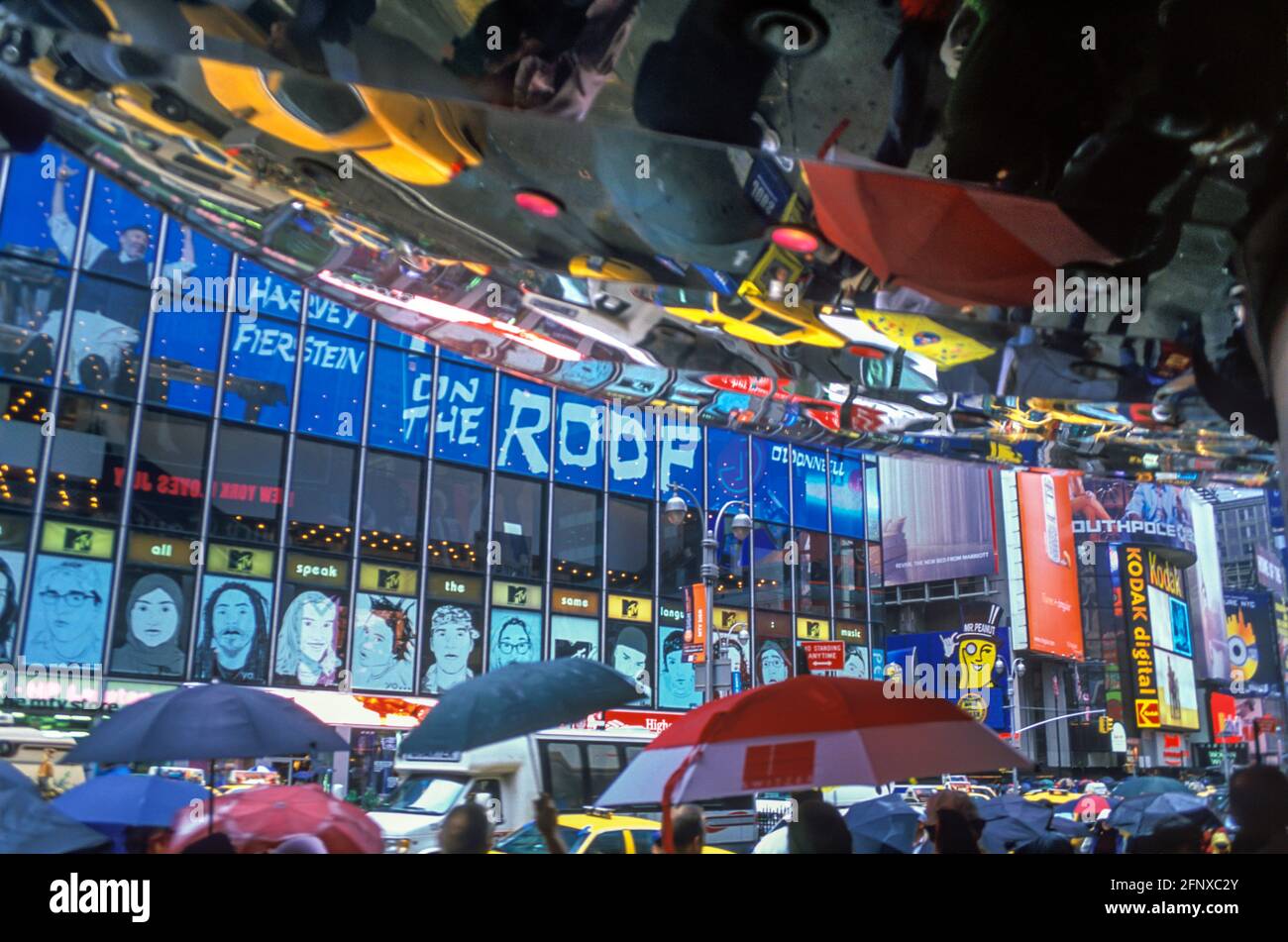 2005 HISTORICAL CROWDS TIMES SQUARE MIDTOWN MANHATTAN NEW YORK CITY USA ...
