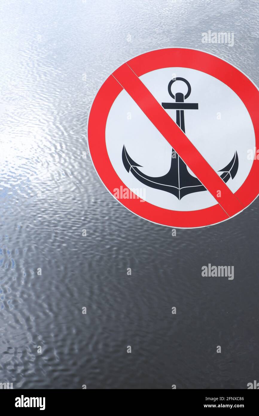 Ship traffic sign hi-res stock photography and images - Alamy