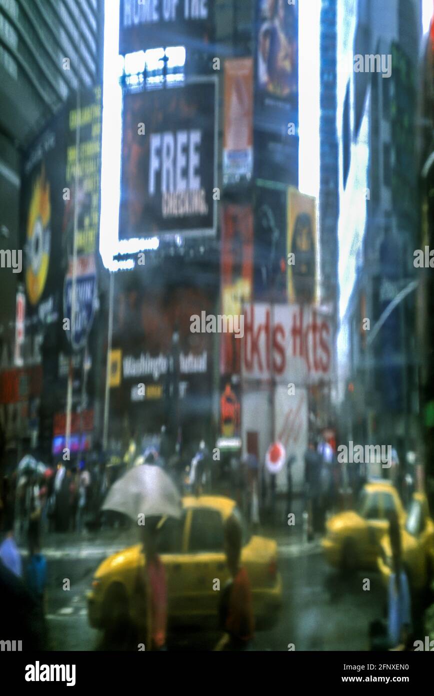 2005 HISTORICAL REFLECTION OF CROWD TIMES SQUARE MIDTOWN MANHATTAN NEW ...