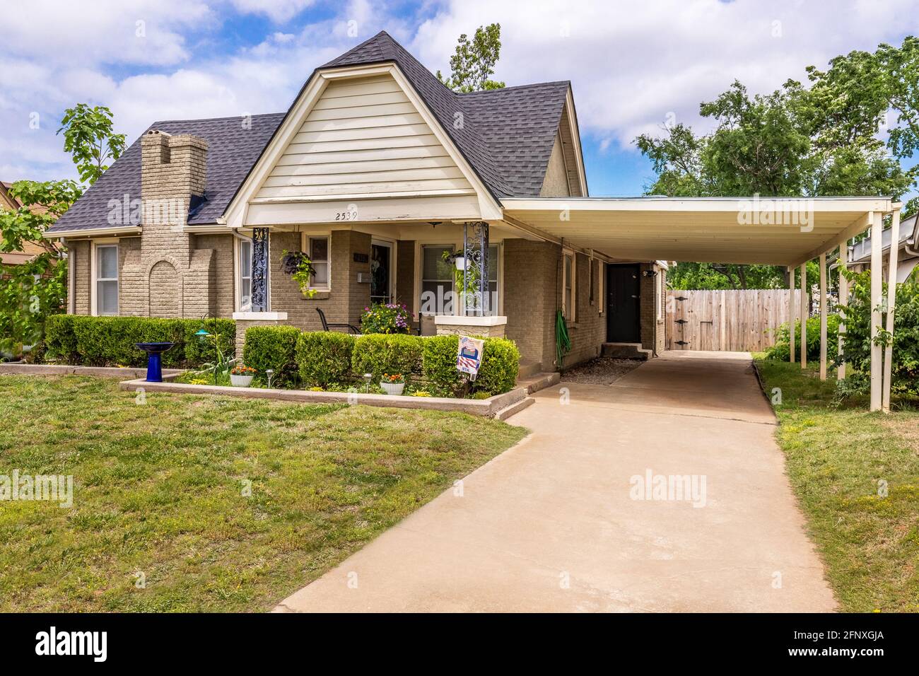 Oklahoma house exterior hi-res stock photography and images - Alamy