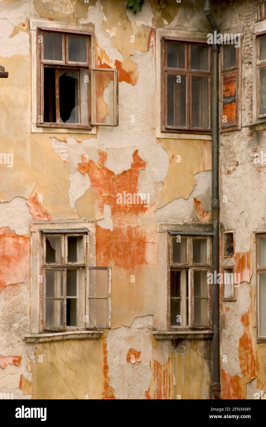 Barren buildings hi-res stock photography and images - Alamy